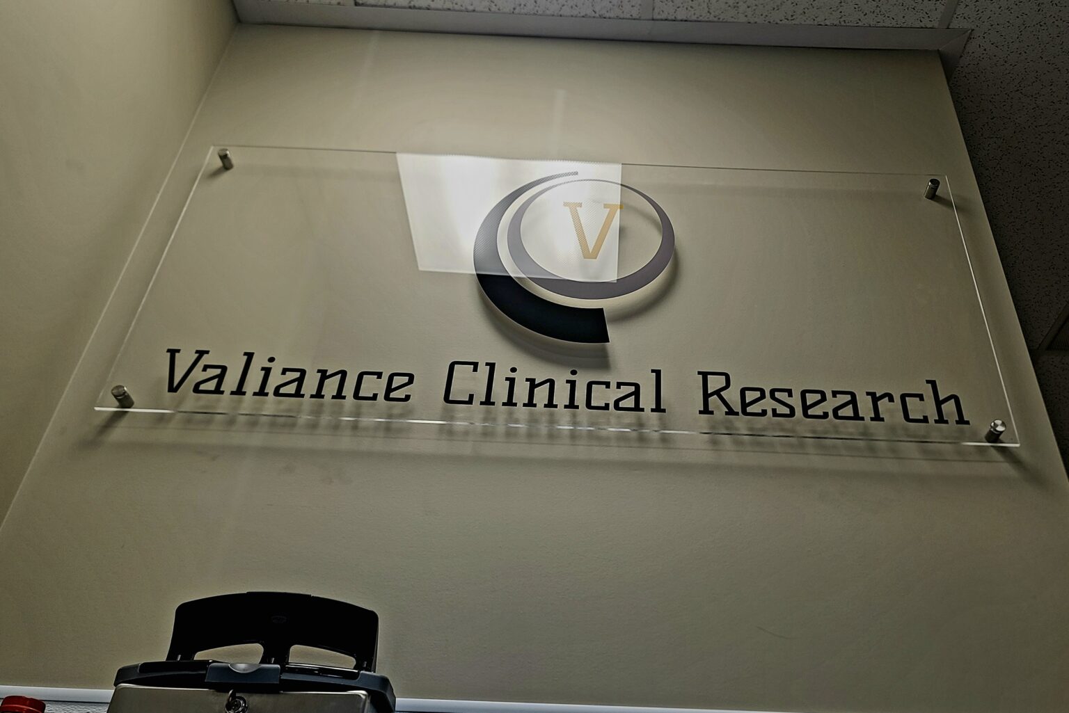Valiance Clinical Research lobby signs for South Gate – Premium Solutions