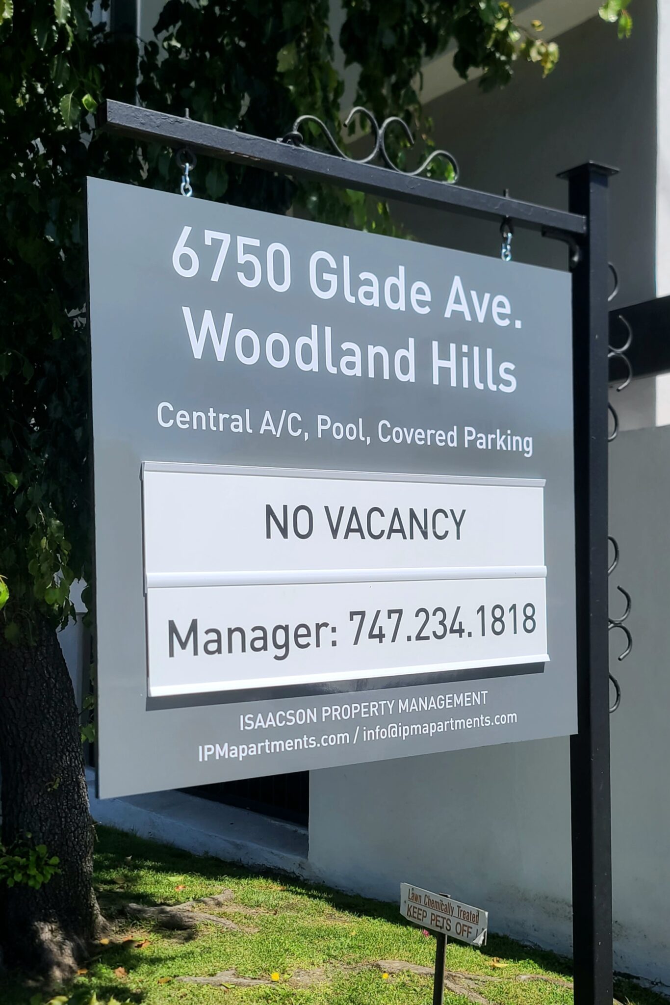 IPM Apartment Signs LA, Tarzana, Woodland, Van Nuys, Studio - Premium ...
