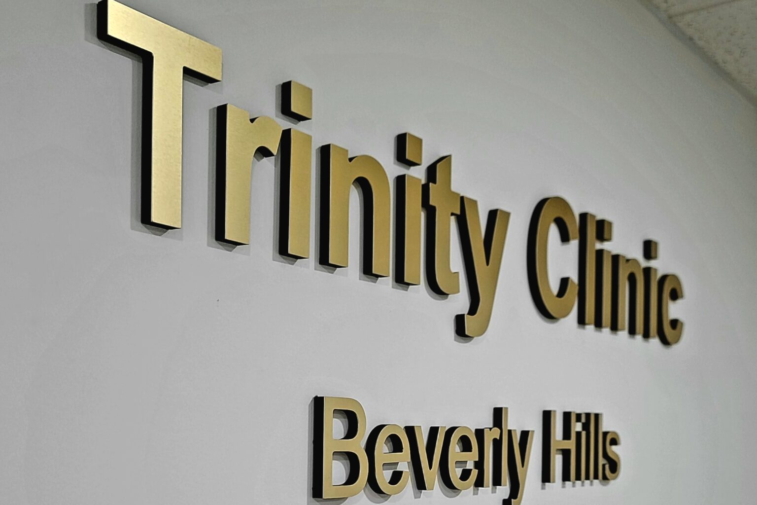 Trinity Clinic Lobby Sign and Room Signs Beverly Hills – Premium Solutions