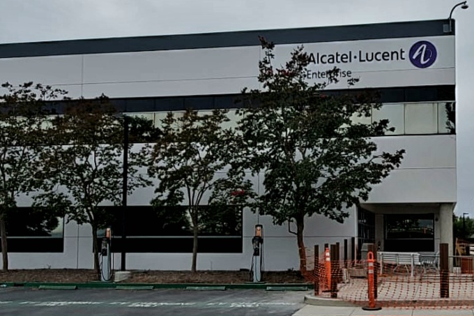 Alcatel Lucent Outdoor Sign Thousand Oaks - Premium Solutions