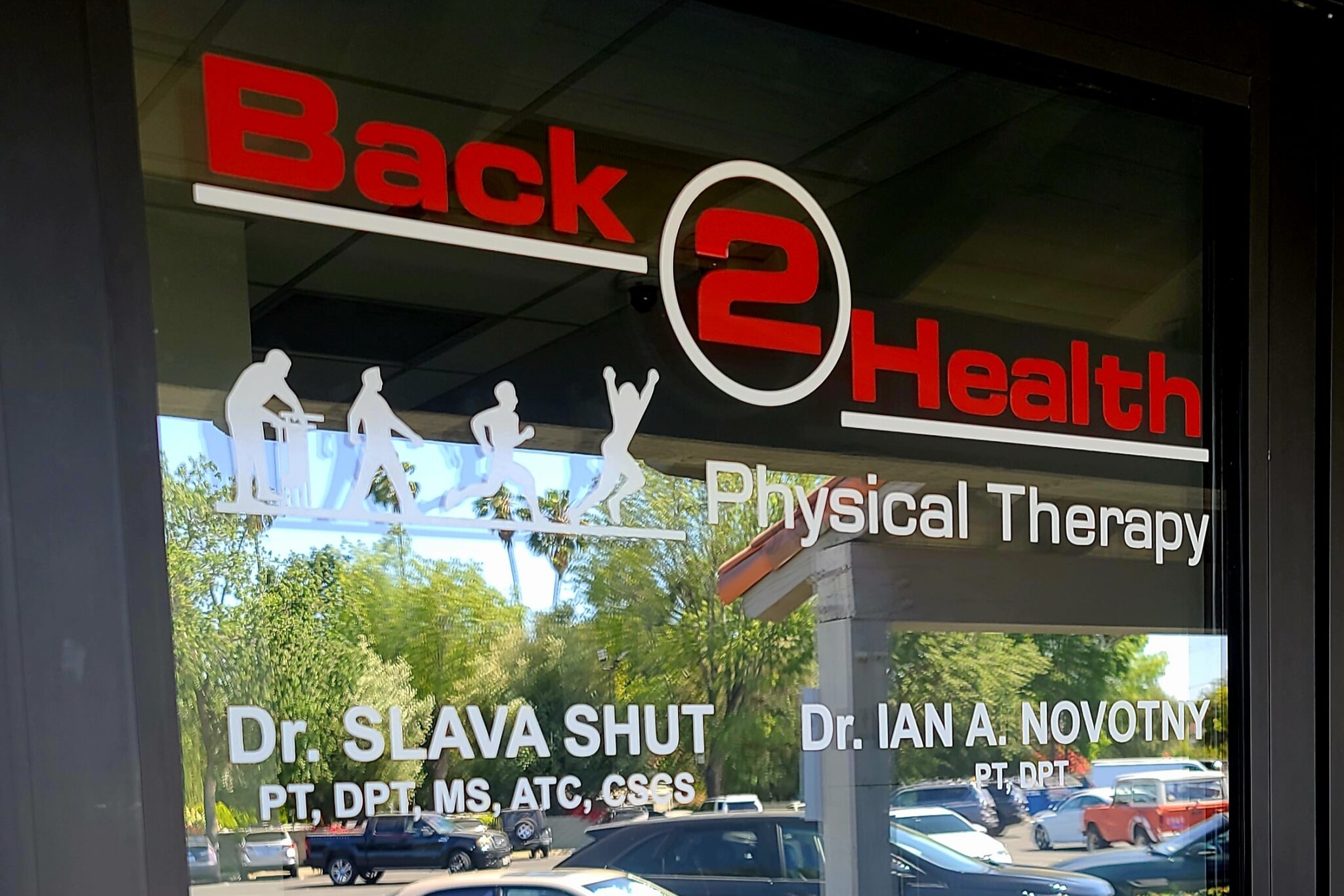 Signage in Healthcare: Enhancing Experiences – Premium Solutions