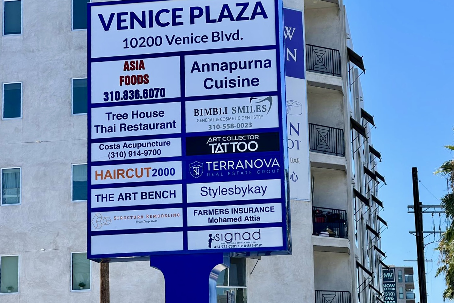 Choosing Pylon Signs vs Monument Signs - Premium Solutions