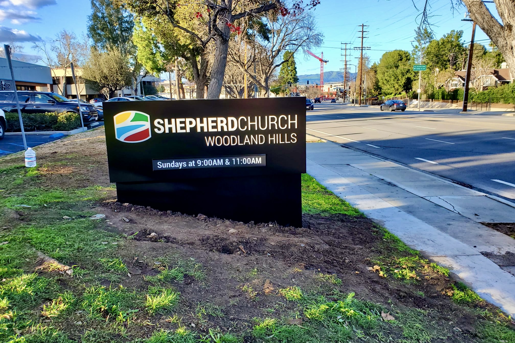 Choosing Pylon Signs vs Monument Signs - Premium Solutions