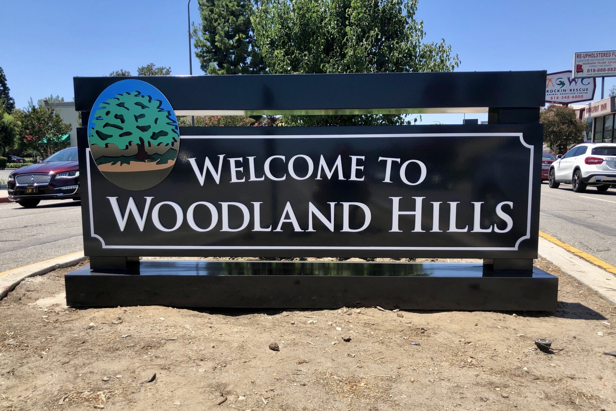 Choosing Pylon Signs vs Monument Signs – Premium Solutions