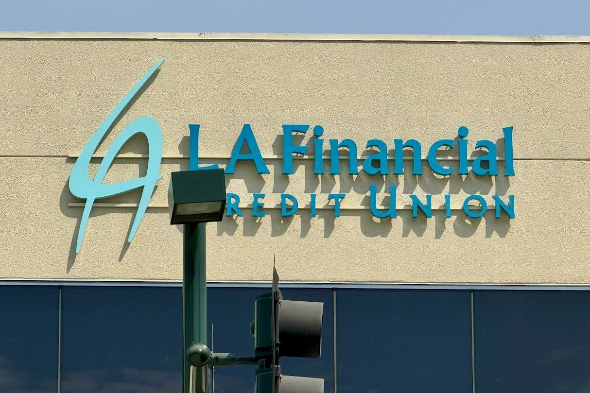 LA Financial Credit Union Pasadena backlit letters and window wraps ...