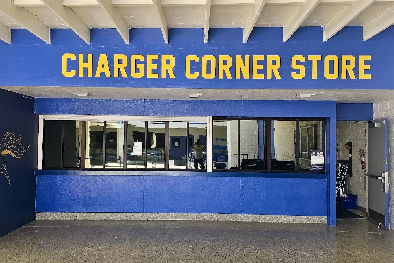 School Store Signage Agoura High 91301 – Premium Solutions